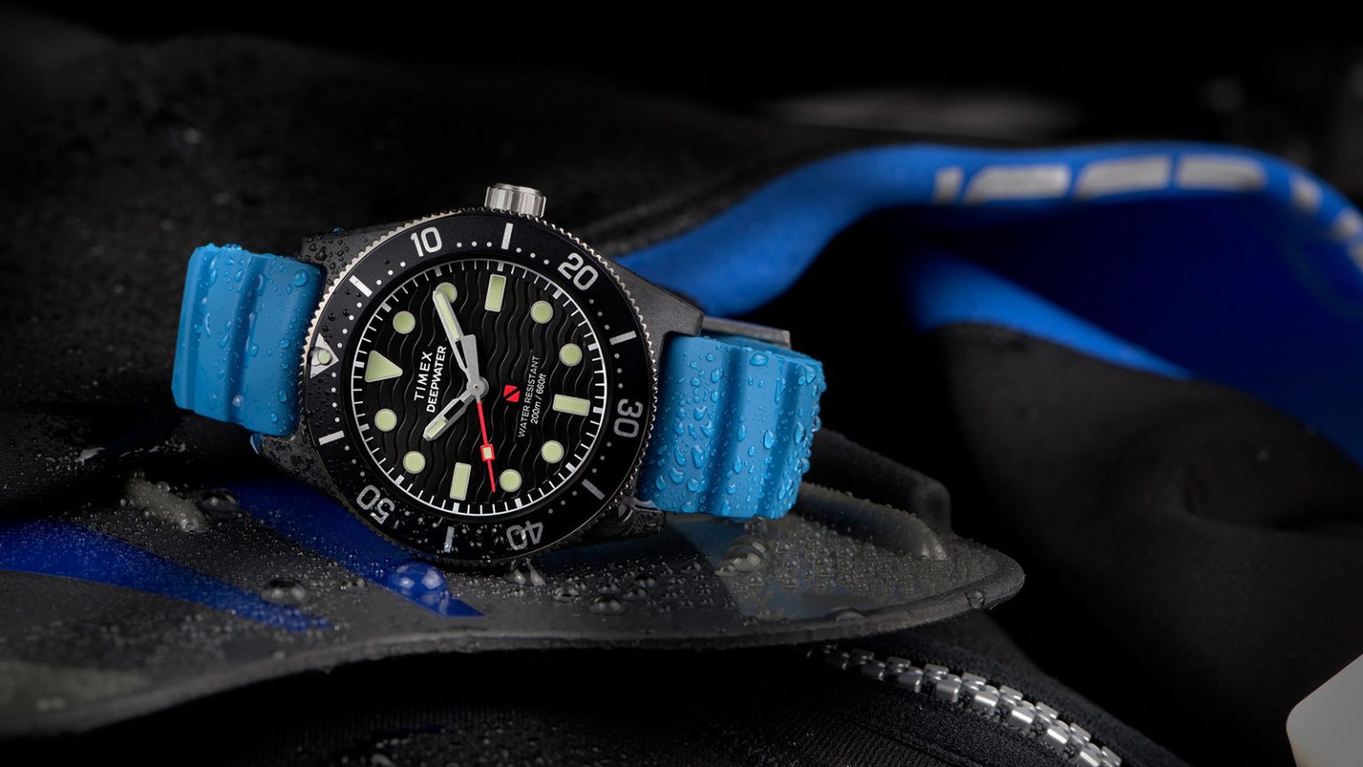 Timex Deepwater Reef 200 Is Built to Dive Deep - IMBOLDN
