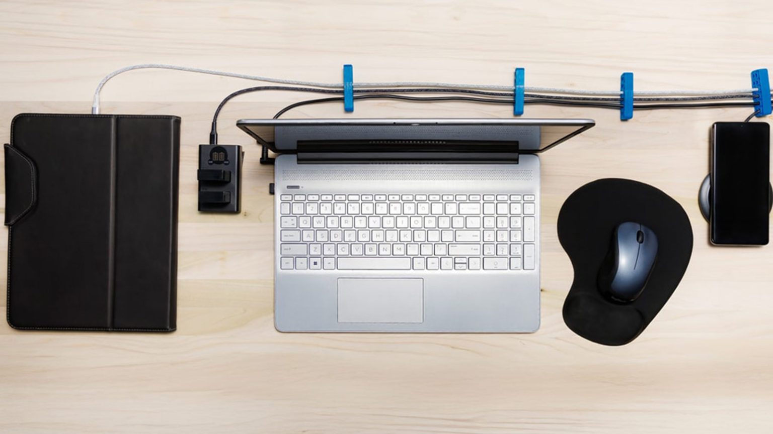 Wirestax Cable Organizer Keeps Desks Tidy And Sleek - IMBOLDN