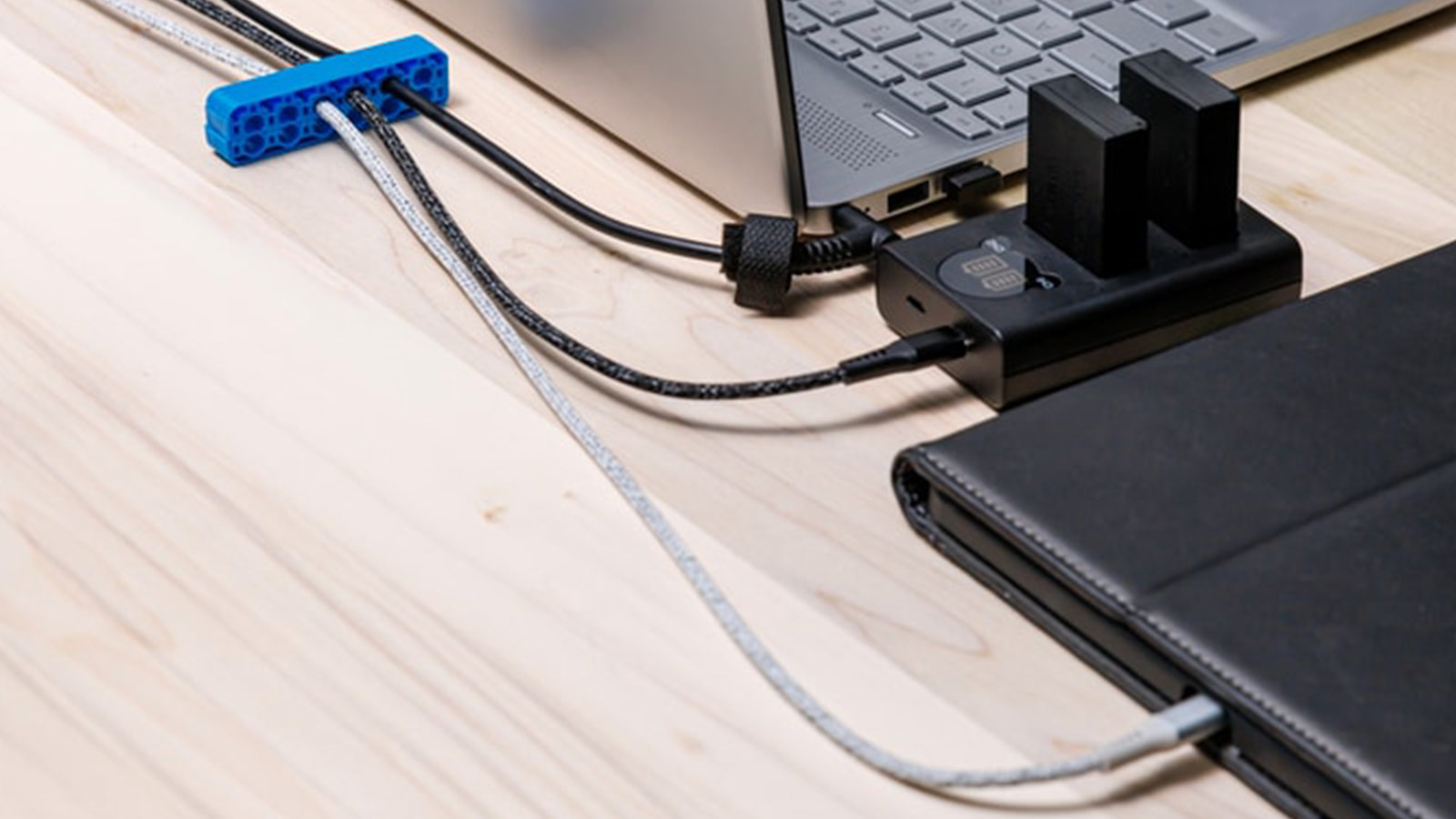 Wirestax Cable Organizer Keeps Desks Tidy And Sleek - IMBOLDN