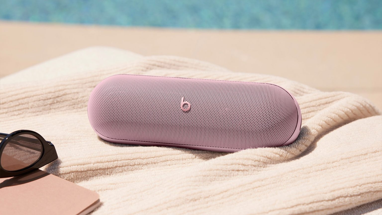 Beats Pill Speaker Booms With Style - IMBOLDN