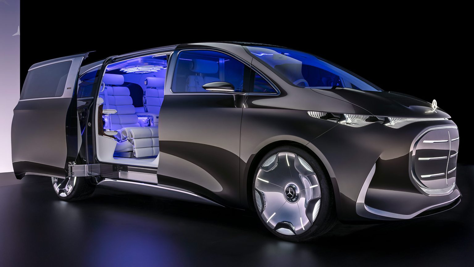 OKCU Gives A Mercedes-Benz Passenger Van A Business Jet Interior - IMBOLDN