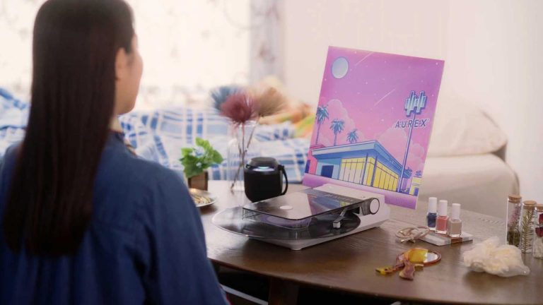 Toshiba Aurex Turntable Revives Retro Cool - IMBOLDN