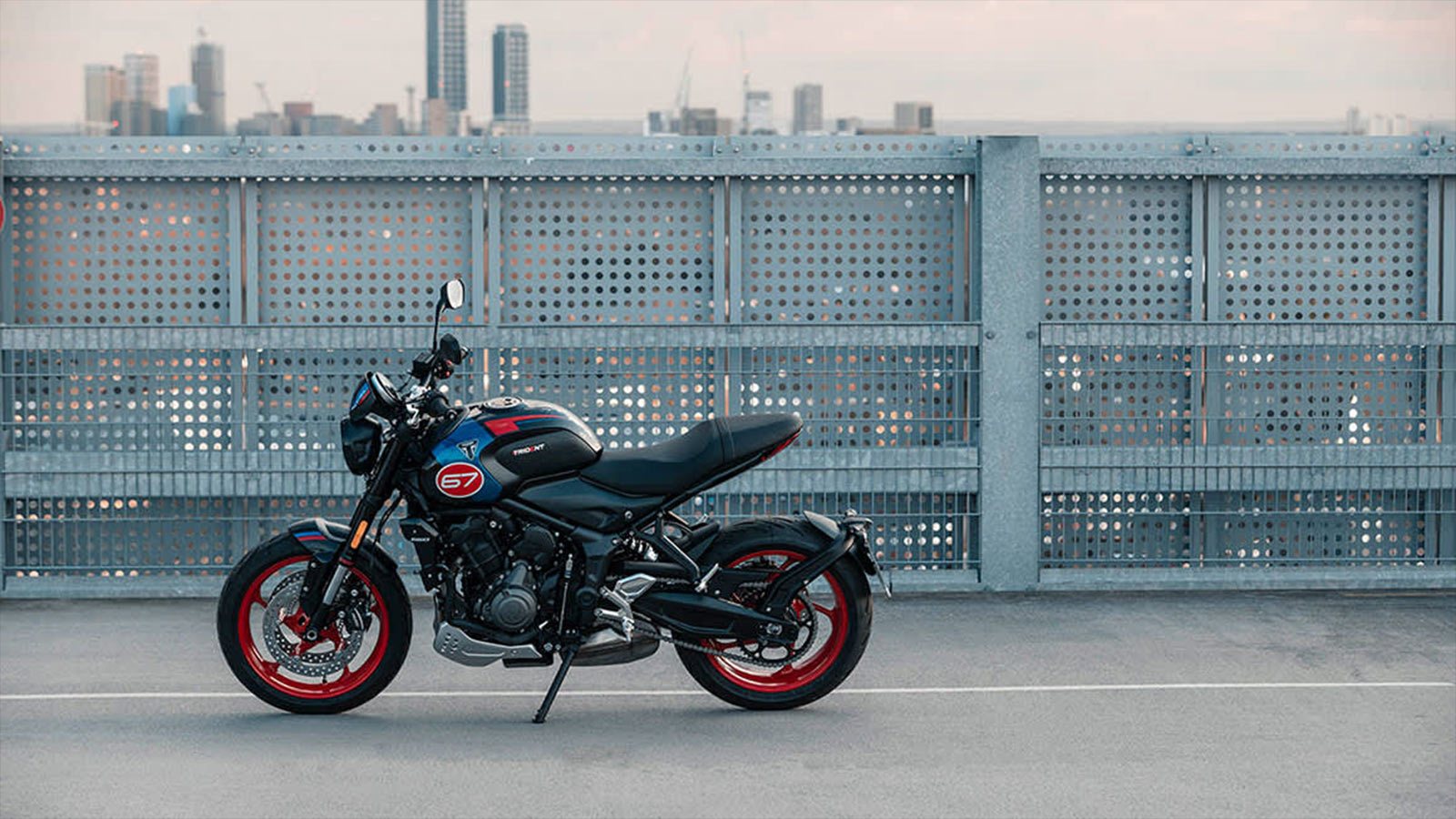 Triumph’s Trident 660 Triple Tribute Is Track-Ready Style - IMBOLDN