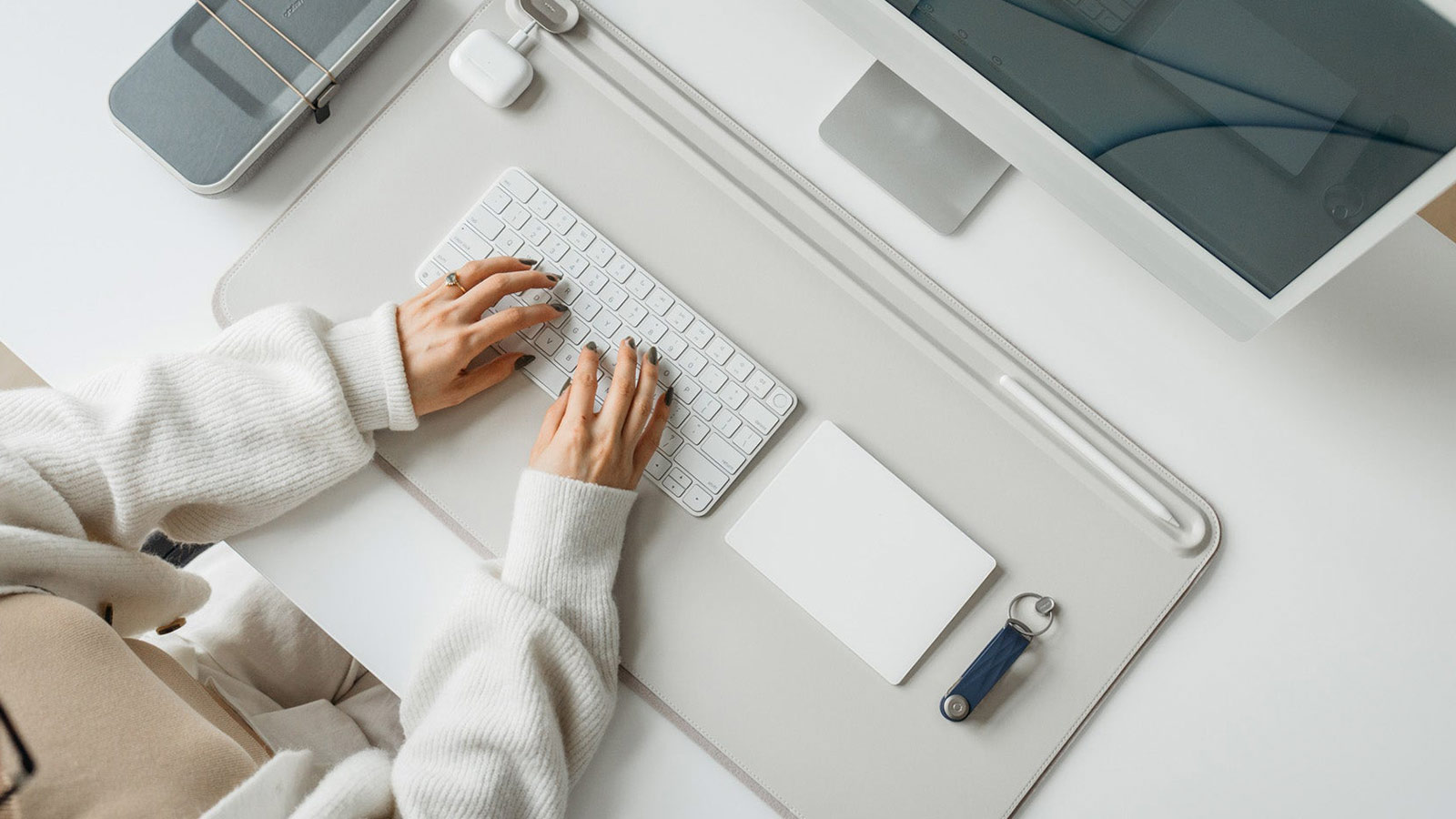 Work Smarter: The Best Desk Accessories for a Minimal, Productive Setup ...