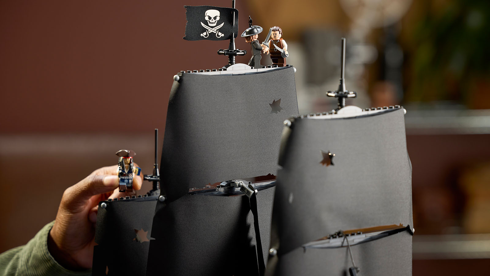LEGO Icons Brings Jack Sparrow’s Pirate Ship To Life - IMBOLDN