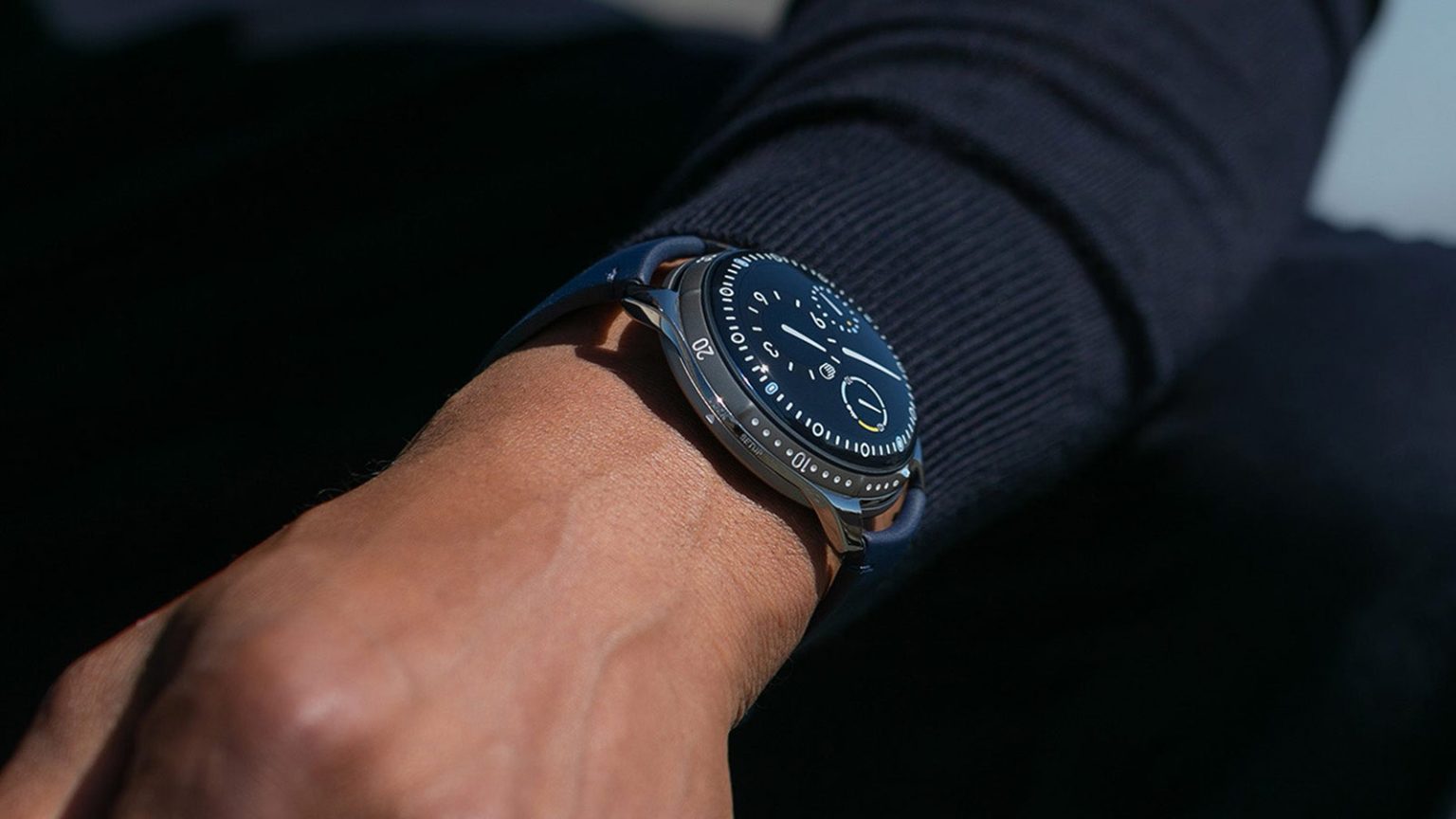 The New Panerai Submersible Blu Notte: The First 42mm Submersible On A ...