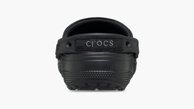 Your Comfiest Shoes Just Got A Velvet Makeover - IMBOLDN